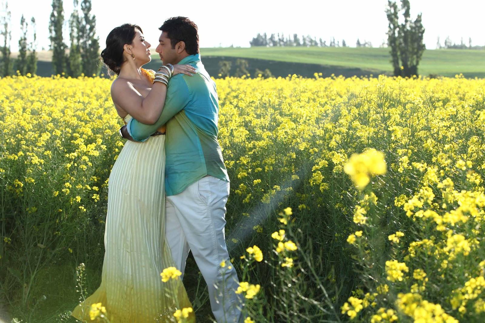 Engeyum Kaadhal tamil Movie - Overview